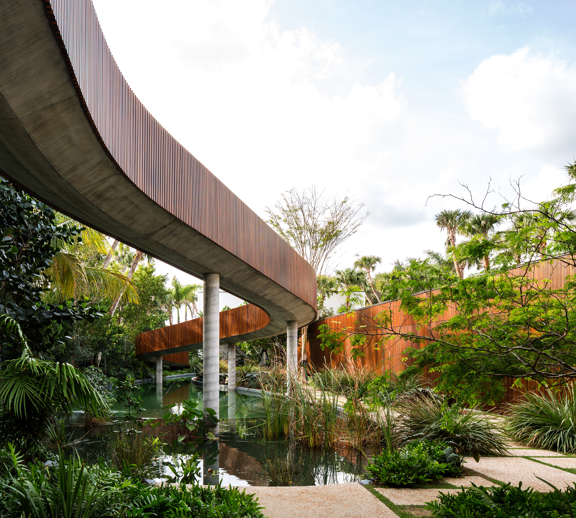 Canal House | Raymond Jungles, Inc.